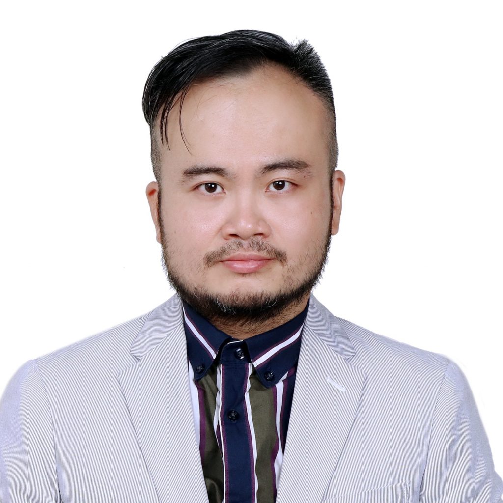 Teacher Yang Chi Ming - yogamassageschool.com